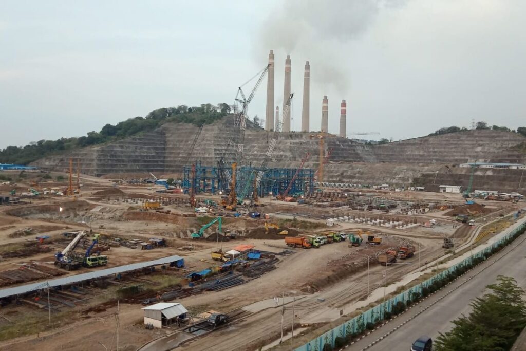 Tantangan Investasi di Sektor Ketenagalistrikan Indonesia: Analisis Realisasi Investasi dan ...